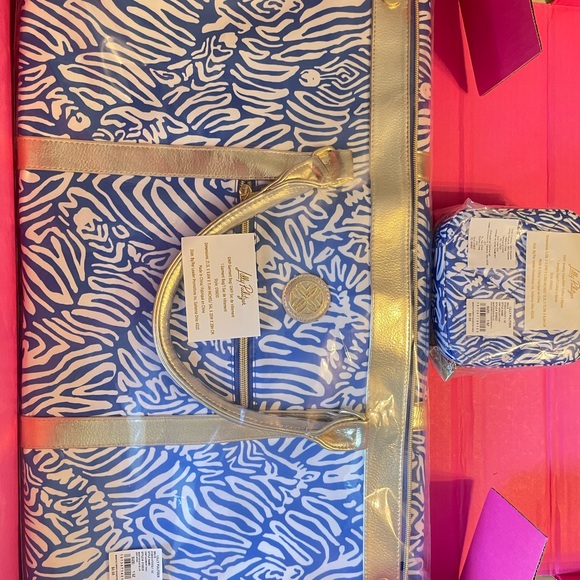 Lilly Pulitzer | Bags | Gwp Lilly Pulitzer Garmenttravel Bag With ...